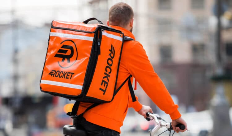 Rocket: Υπογράφει συμβάσεις αορίστου χρόνου με τους διανομείς της